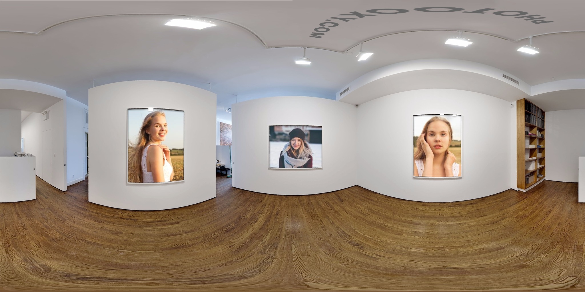 Create 360 degree images online - Put your photos into the gallery room ...